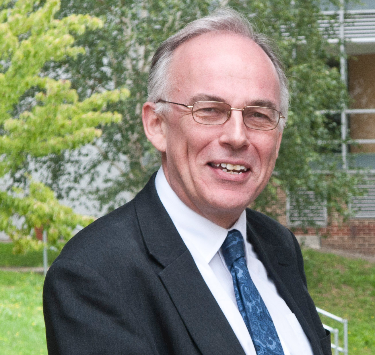 Professor Dale Sanders FRS starts as Director and Chief Executive ...