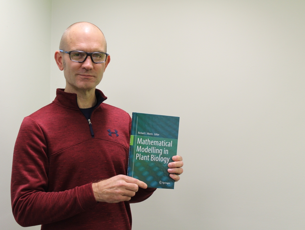 New book champions “hard” science in the messy world of plant biology ...